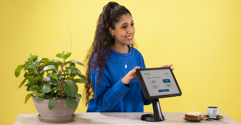 iPad (10-11 gen) Counter Stand with Cable-free Charging - PowerMove Mast